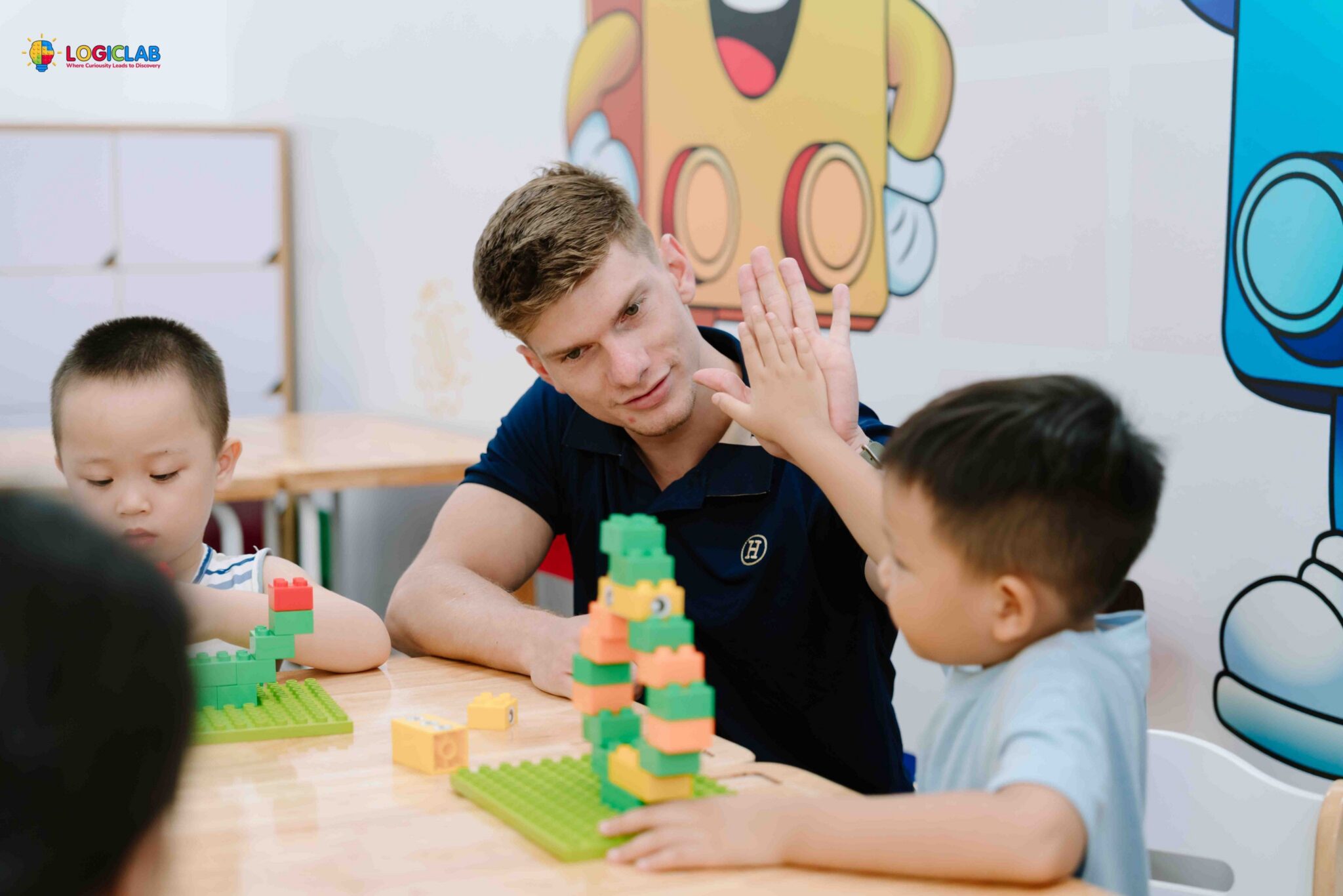 Về LOGIC LAB - LogicLab